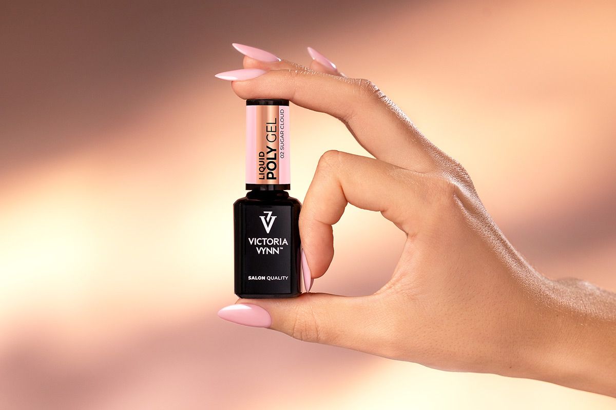 LIQUID POLY GEL 02 SUGAR CLOUD 15ml – Victoria Vynn Slovenija – Official